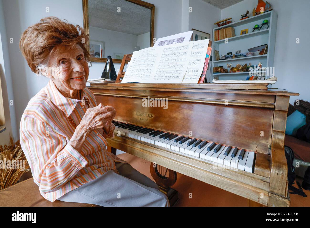 109 ans hi-res stock photography and images - Alamy