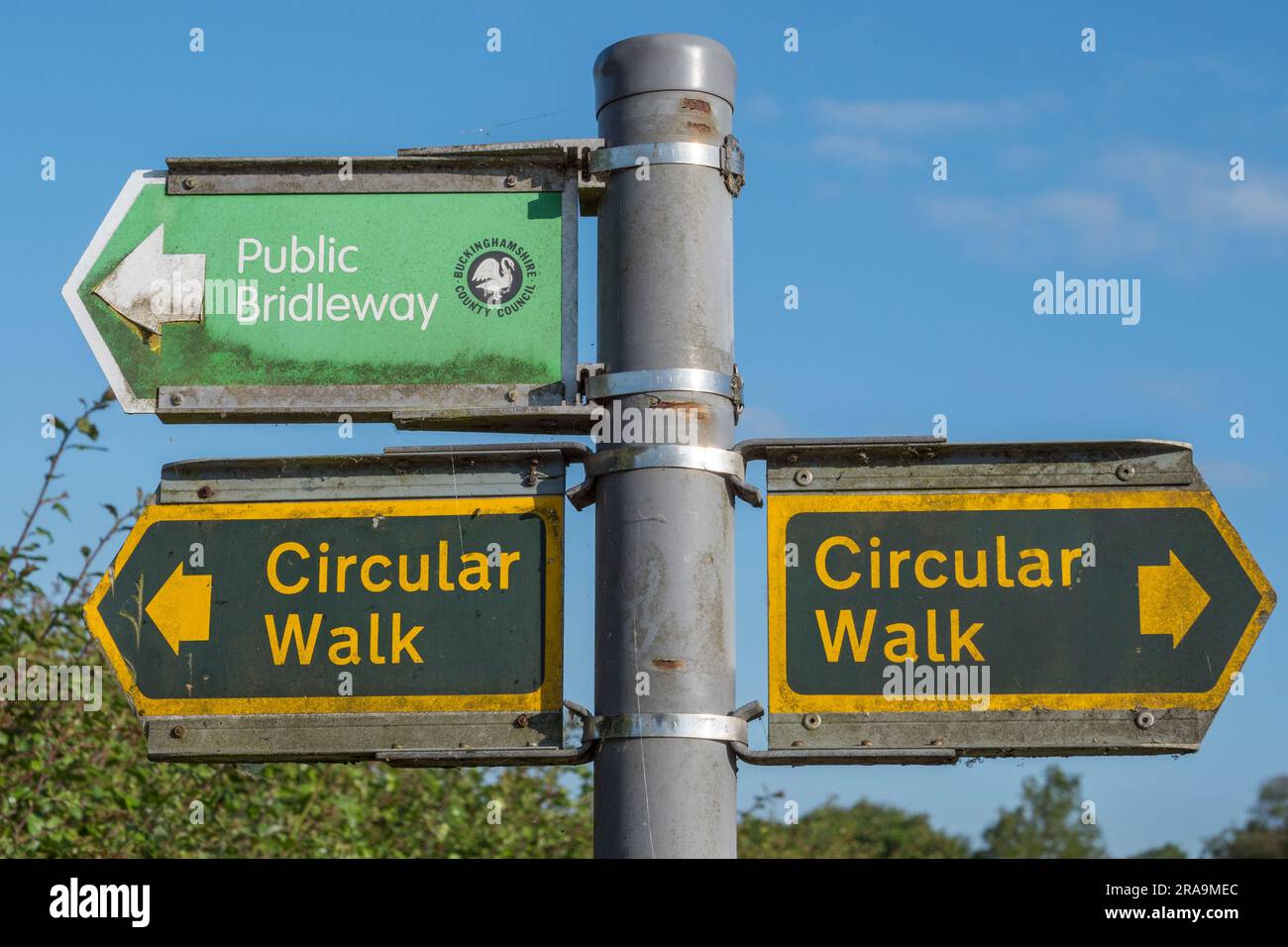 Circular signs hi-res stock photography and images - Alamy