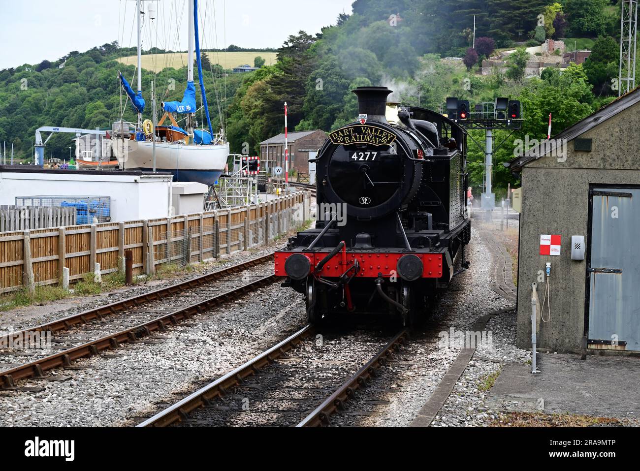 GWR 4200 Class 2-8-0 tank engine No 4277 Hercules at Kingswear station ...