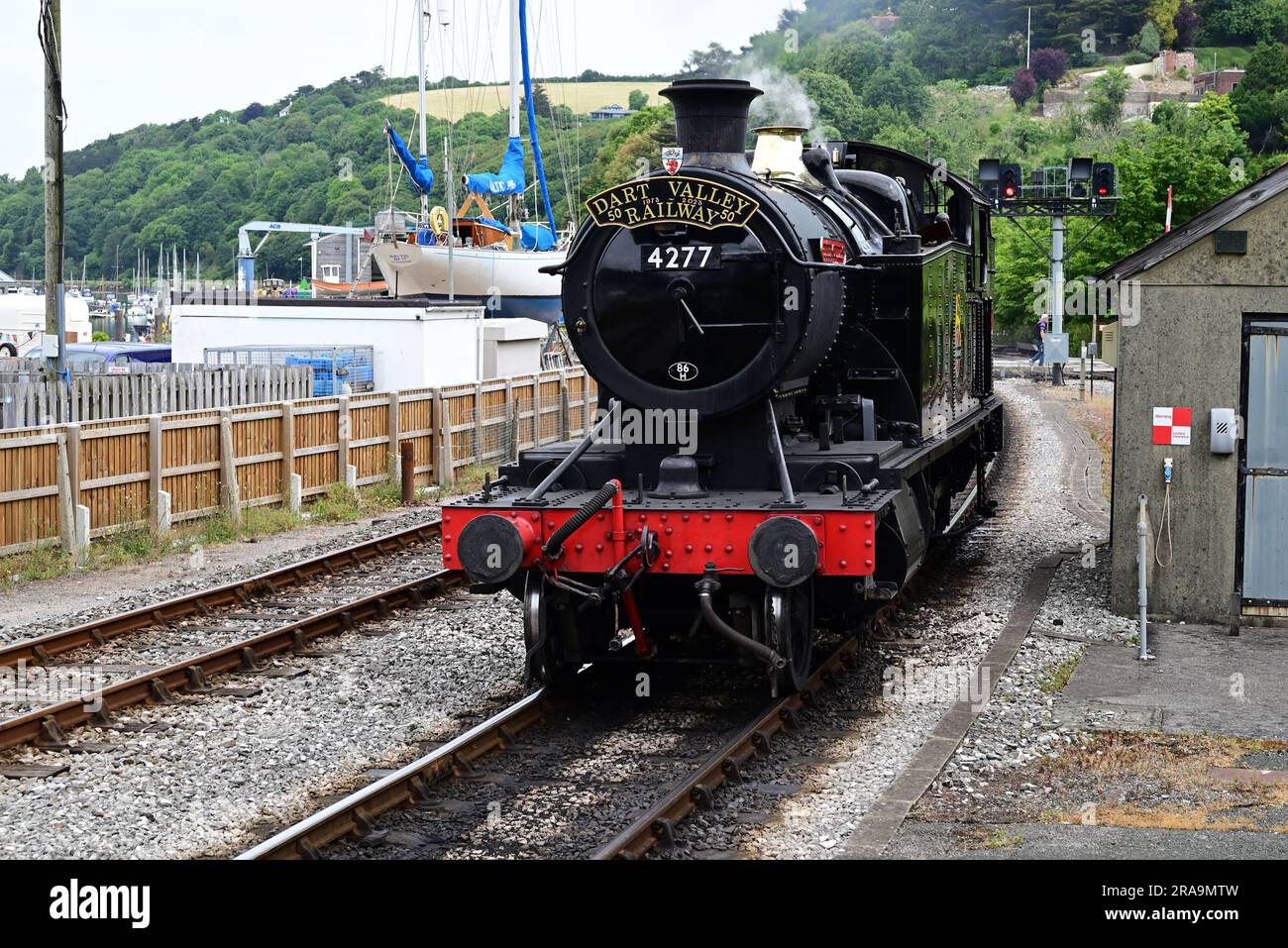 GWR 4200 Class 2-8-0 tank engine No 4277 Hercules at Kingswear station ...
