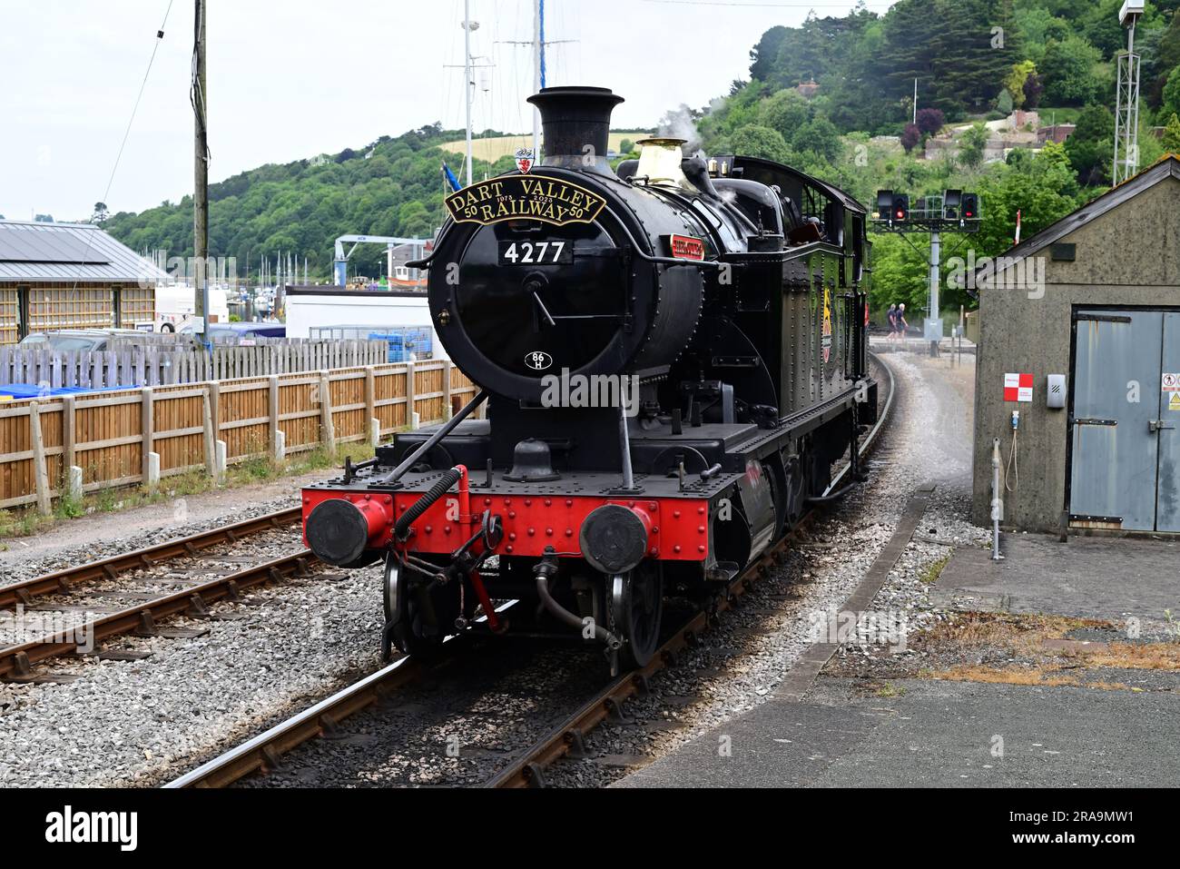 GWR 4200 Class 2-8-0 tank engine No 4277 Hercules at Kingswear station ...