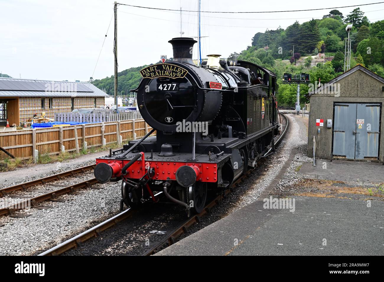 GWR 4200 Class 2-8-0 tank engine No 4277 Hercules at Kingswear station ...