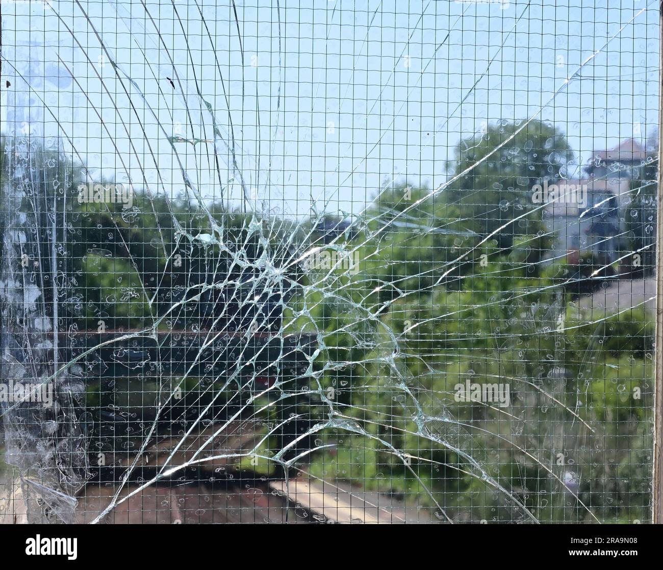 Accidental fracture hi-res stock photography and images - Alamy