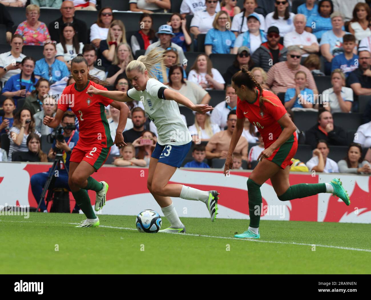 Womens friendlies hi-res stock photography and images - Alamy