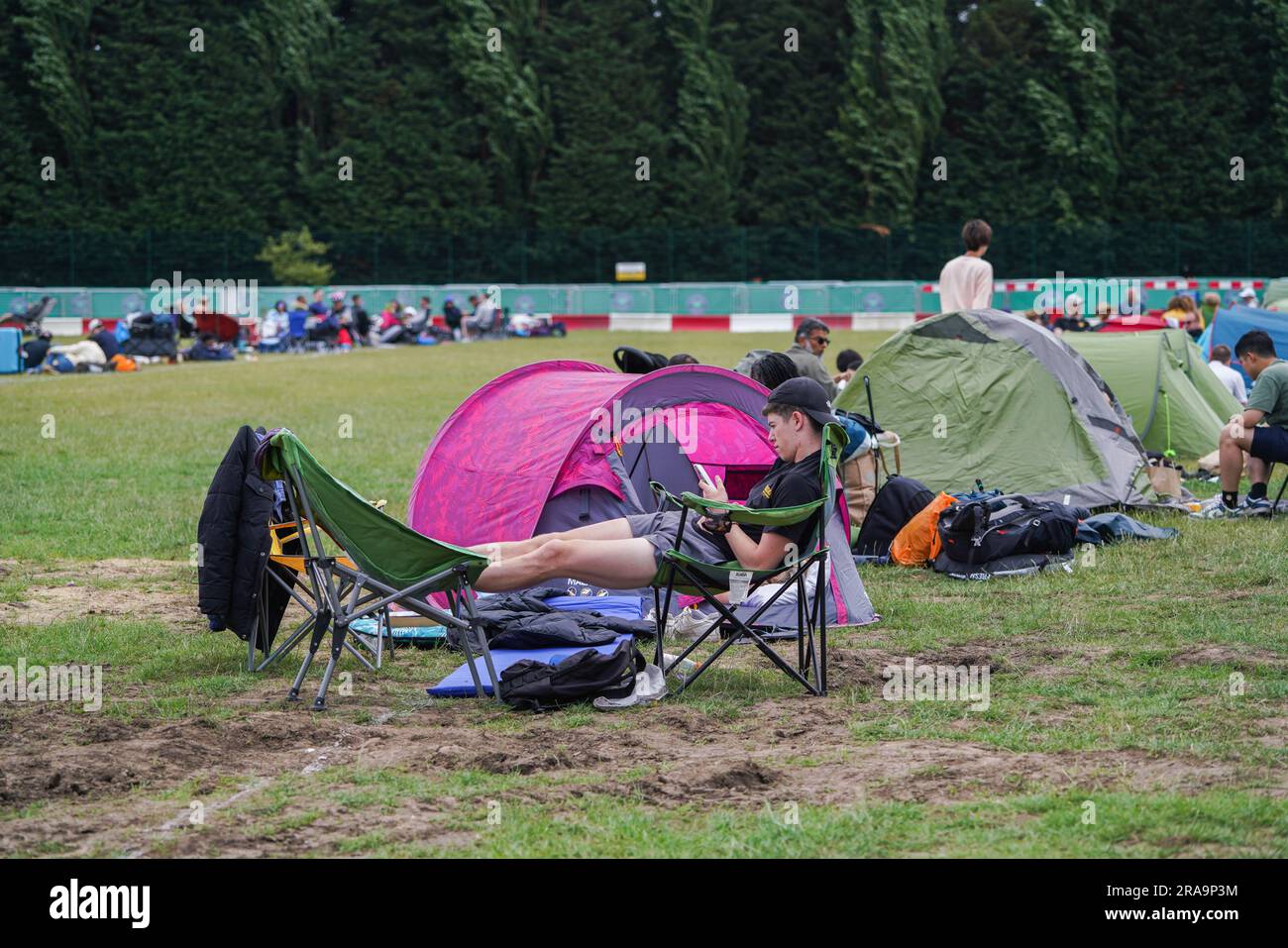 London UK. 2 July 2023 Ticketless tennis fans start to queue early in ...