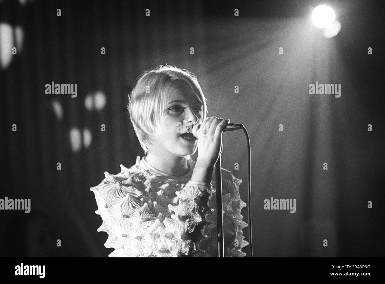 DUBSTAR, EARLY TOUR, 1995: Sarah Blackwood of indie dance duo Dubstar ...