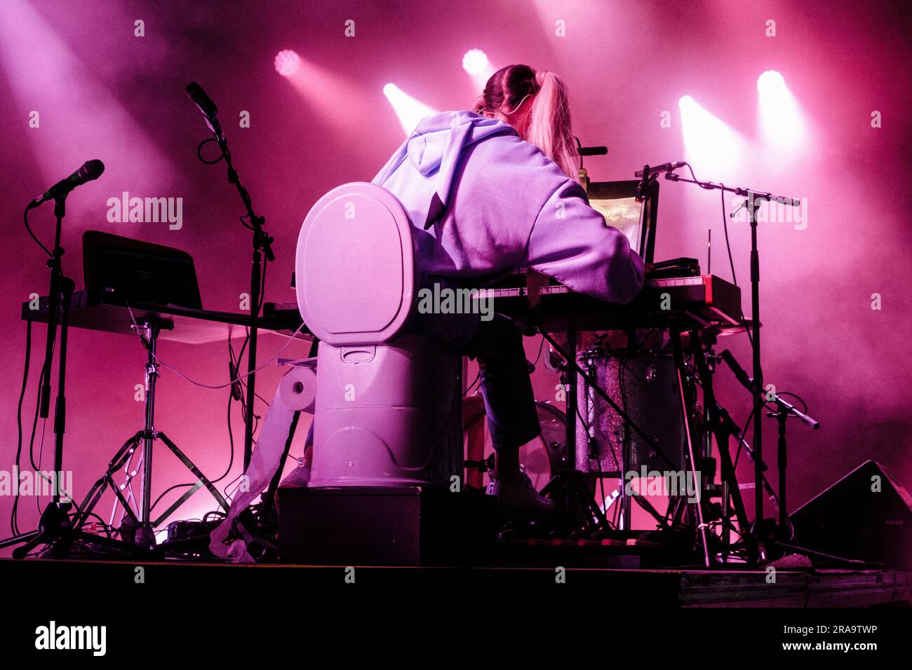 Jd beck hi-res stock photography and images - Alamy