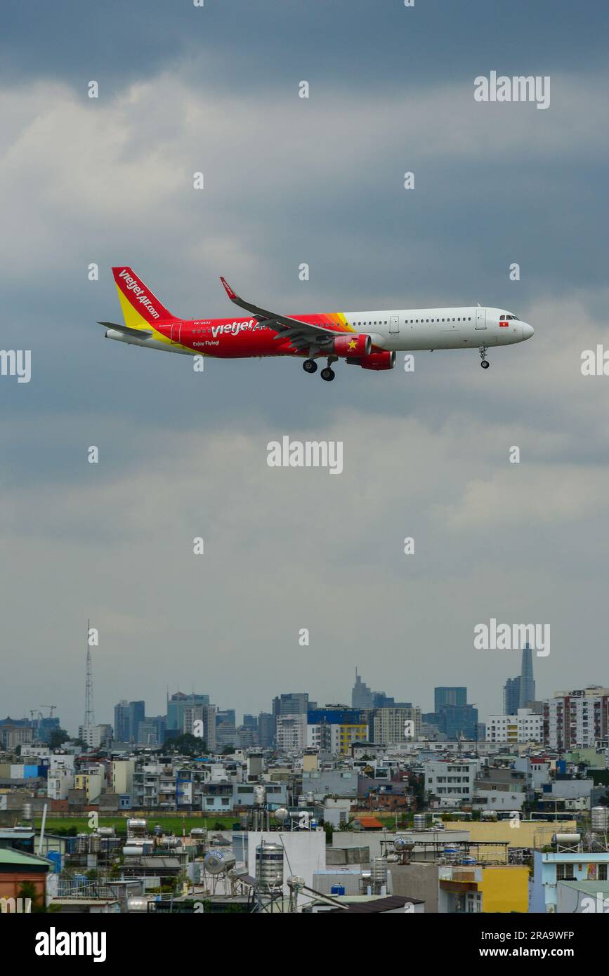 Saigon, Vietnam - Jun 28, 2023. VN-A633 VietJetAir Airbus A321 landing ...