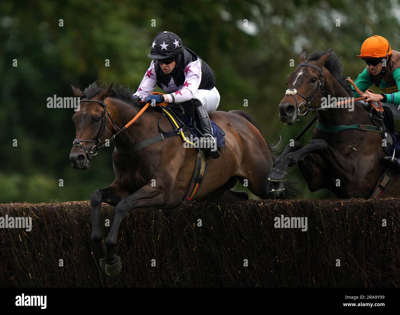 Jonathan england racecourse hi-res stock photography and images - Alamy
