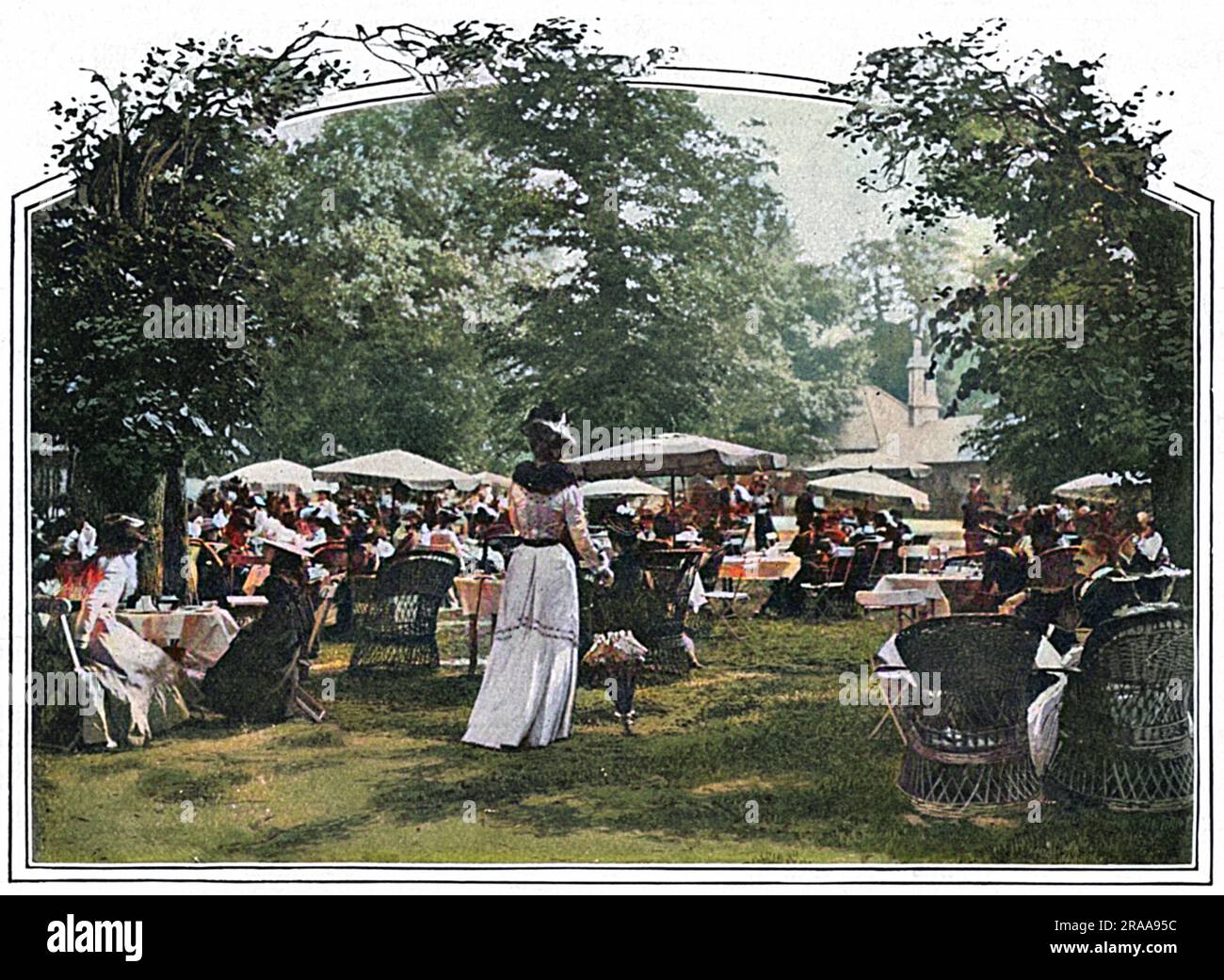 Taking tea in Kensington Gardens. Date: circa 1900 Stock Photo - Alamy