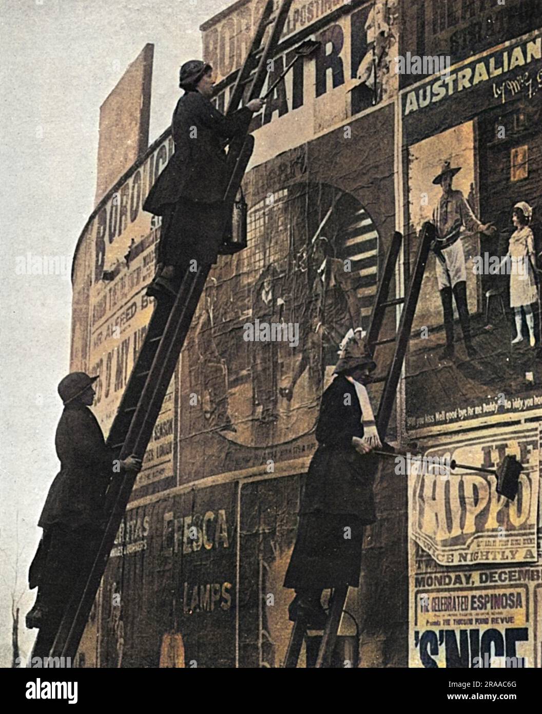 Ww1 women ladder hi-res stock photography and images - Alamy