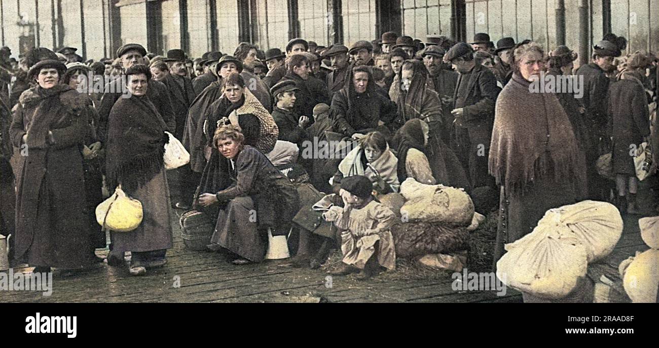 Flight from the Germans at Ostend, Belgium in the First World War ...
