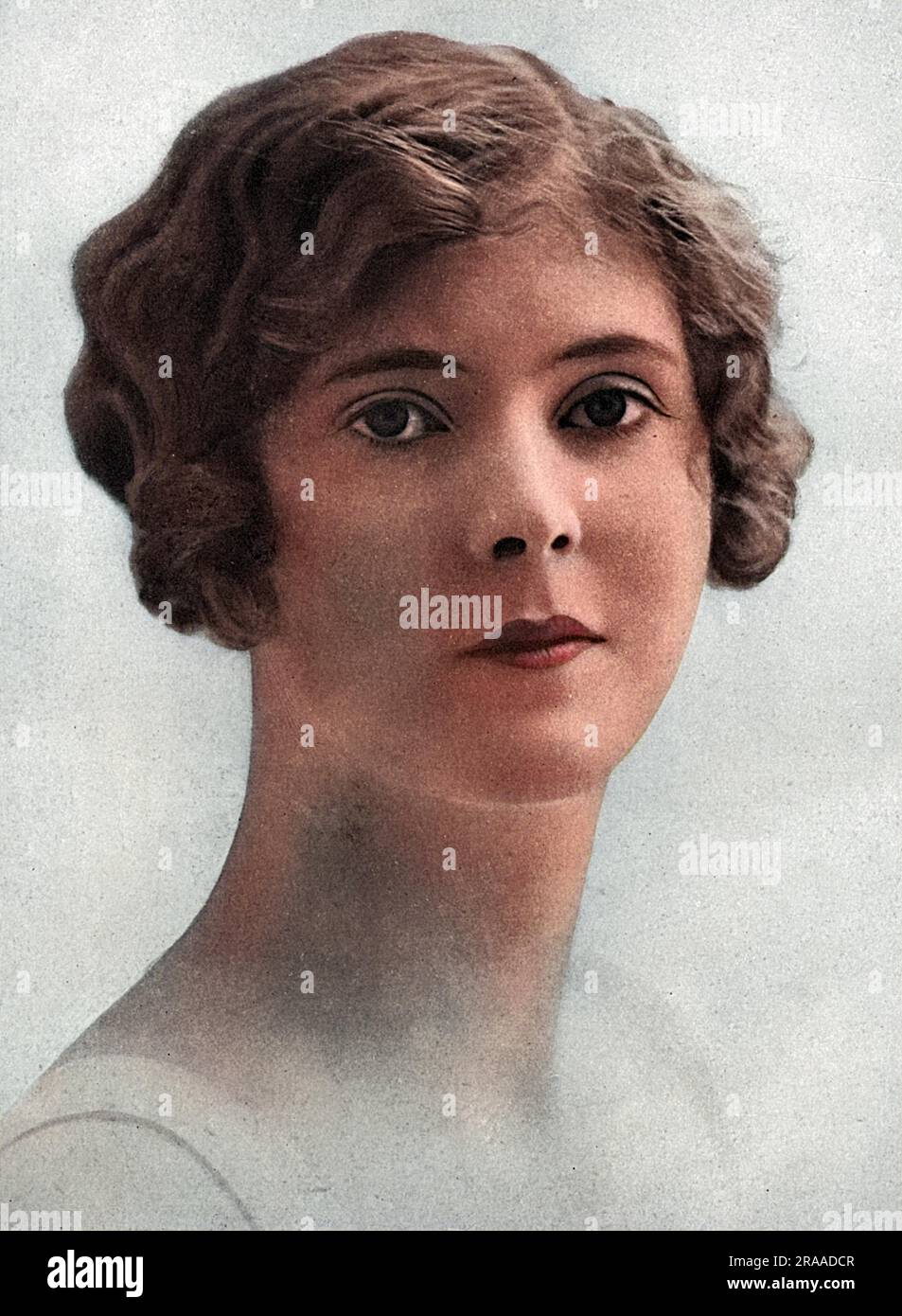 Viscountess Curzon (1887 - 1962). She married her cousin, Viscount ...