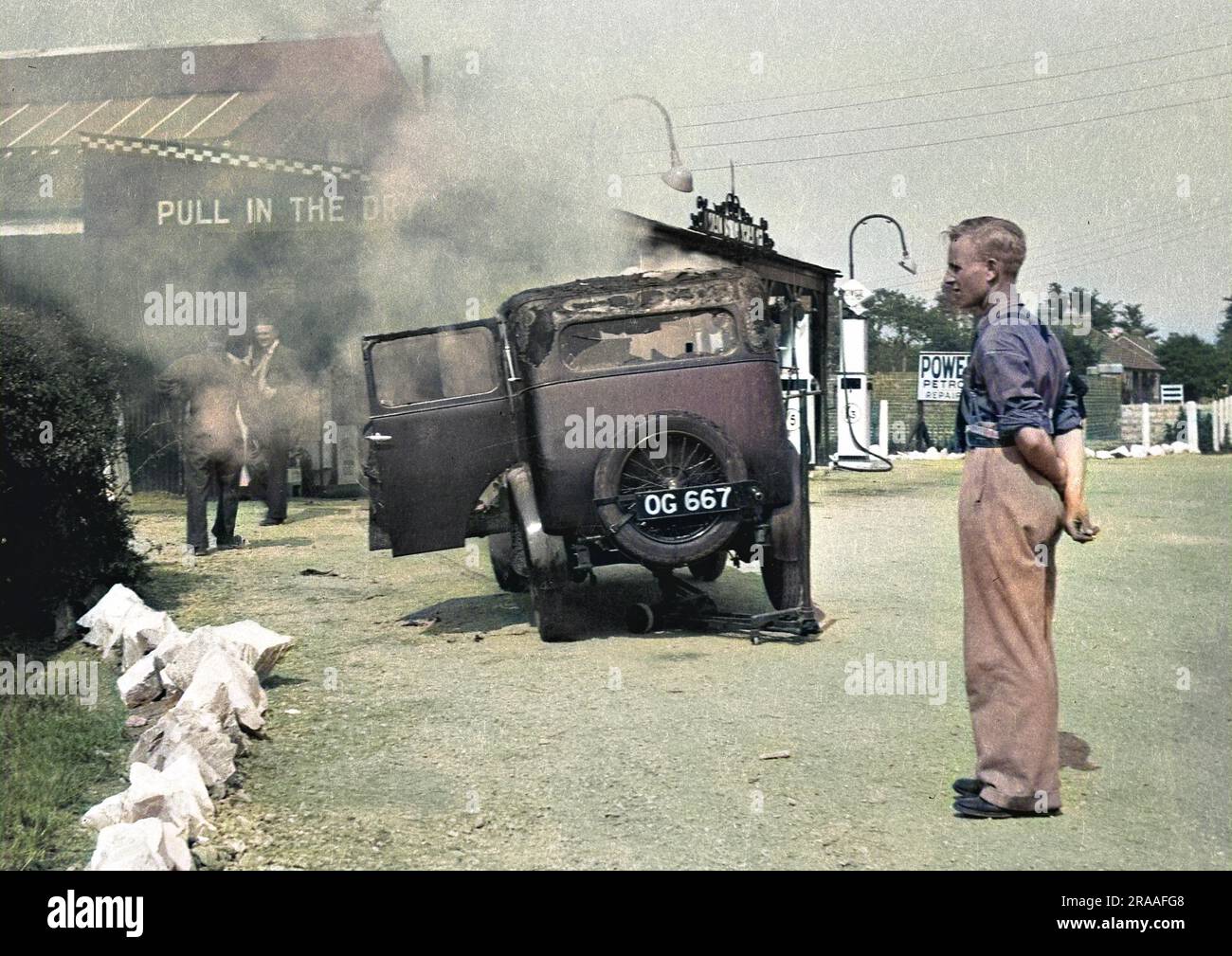 Garage 1930s hi-res stock photography and images - Alamy