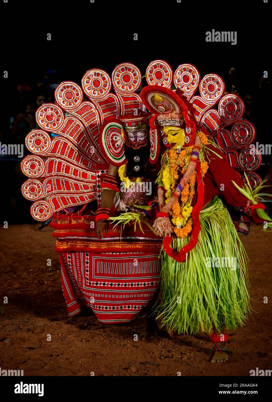 Capturing the Mystical Splendor of Theyyam: Vibrant Images of Kerala's ...