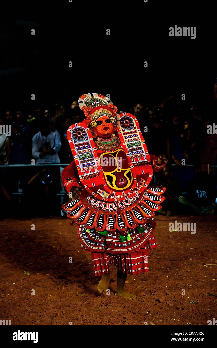 Capturing the Mystical Splendor of Theyyam: Vibrant Images of Kerala's ...