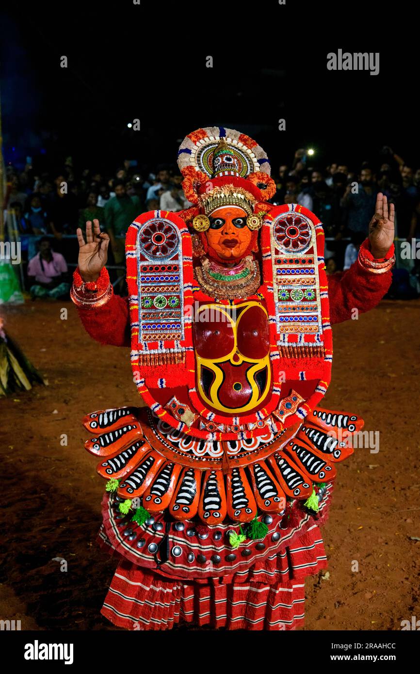 Capturing the Mystical Splendor of Theyyam: Vibrant Images of Kerala's ...