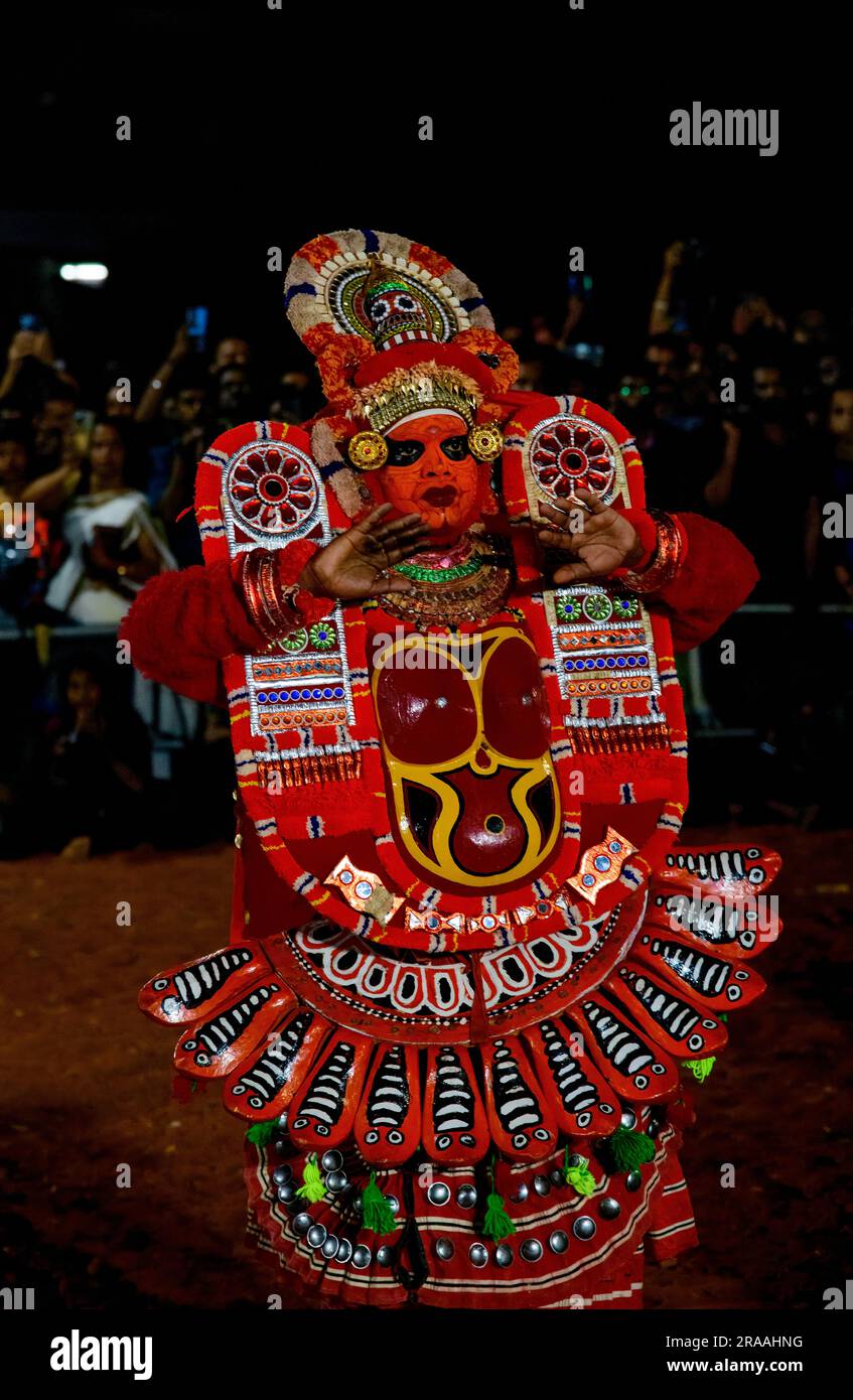 Capturing the Mystical Splendor of Theyyam: Vibrant Images of Kerala's ...