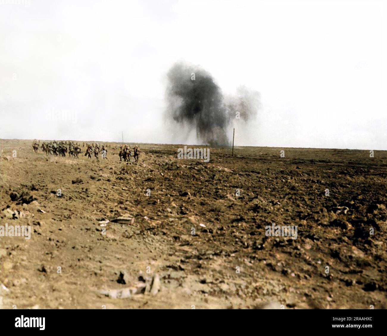 British soldiers moving forward on the Western Front during World War ...