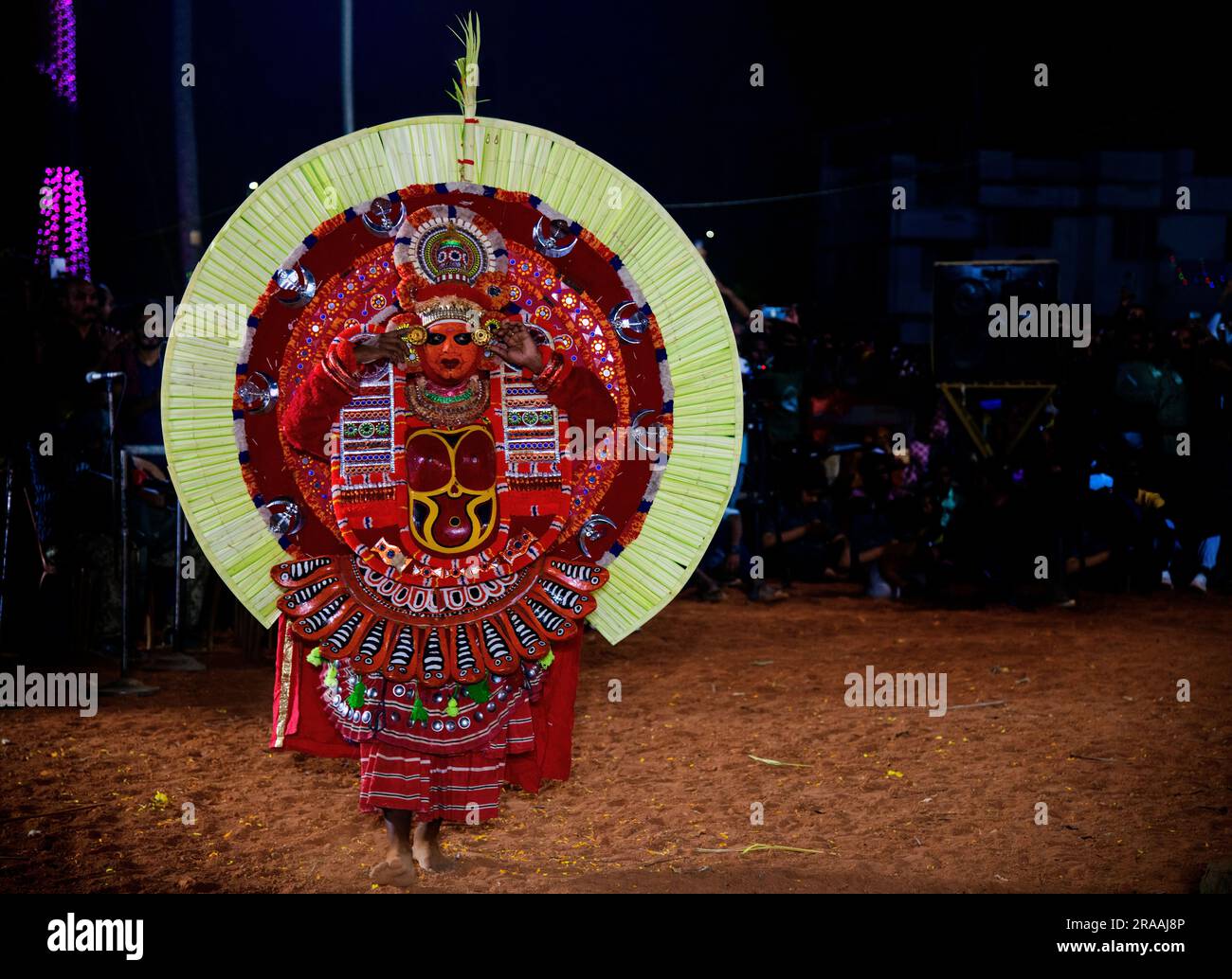 Capturing the Mystical Splendor of Theyyam: Vibrant Images of Kerala's ...