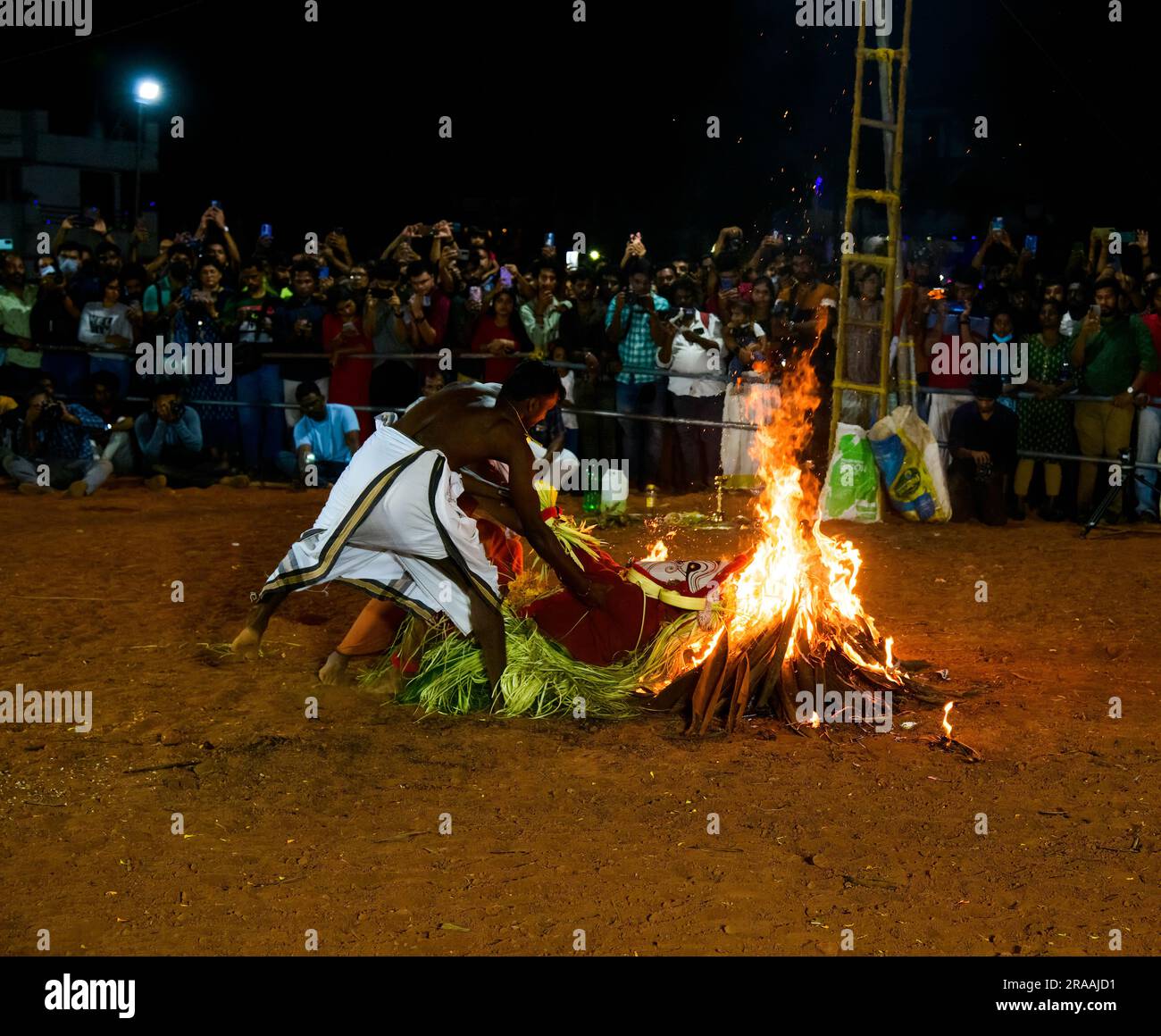 Capturing the Mystical Splendor of Theyyam: Vibrant Images of Kerala's ...
