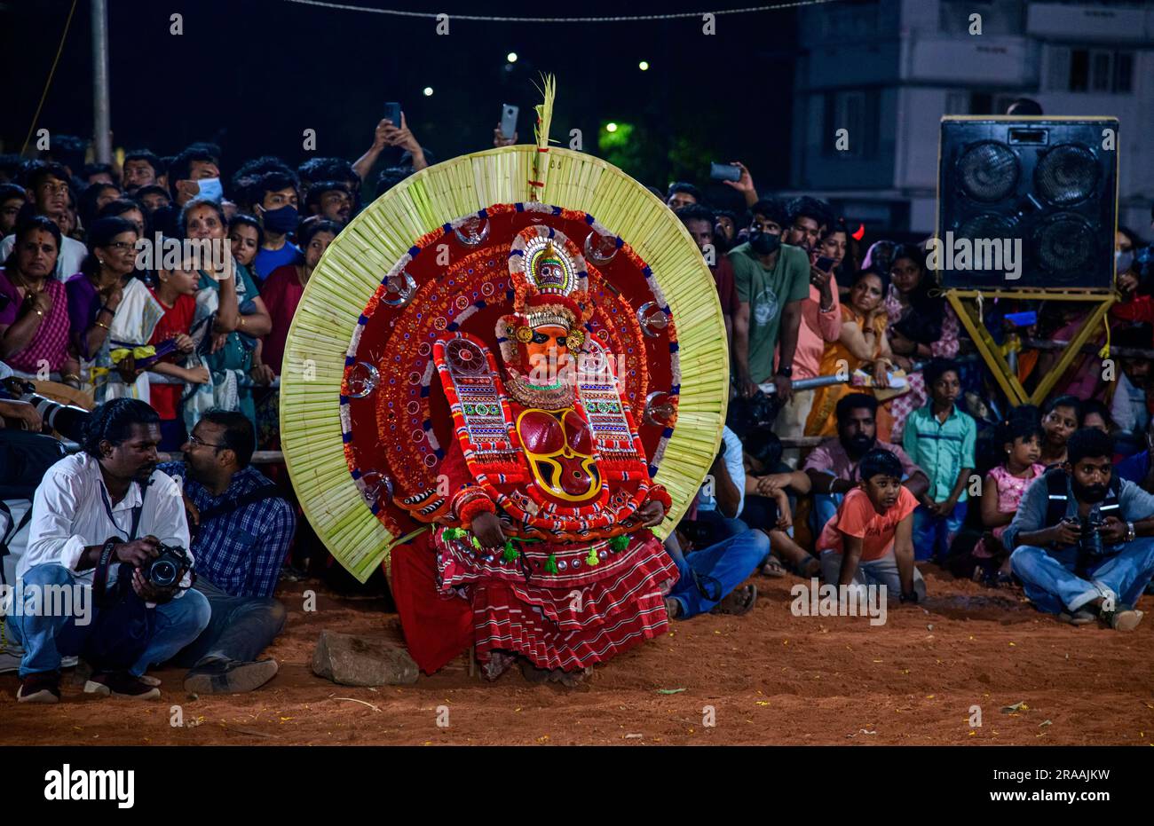 Capturing the Mystical Splendor of Theyyam: Vibrant Images of Kerala's ...