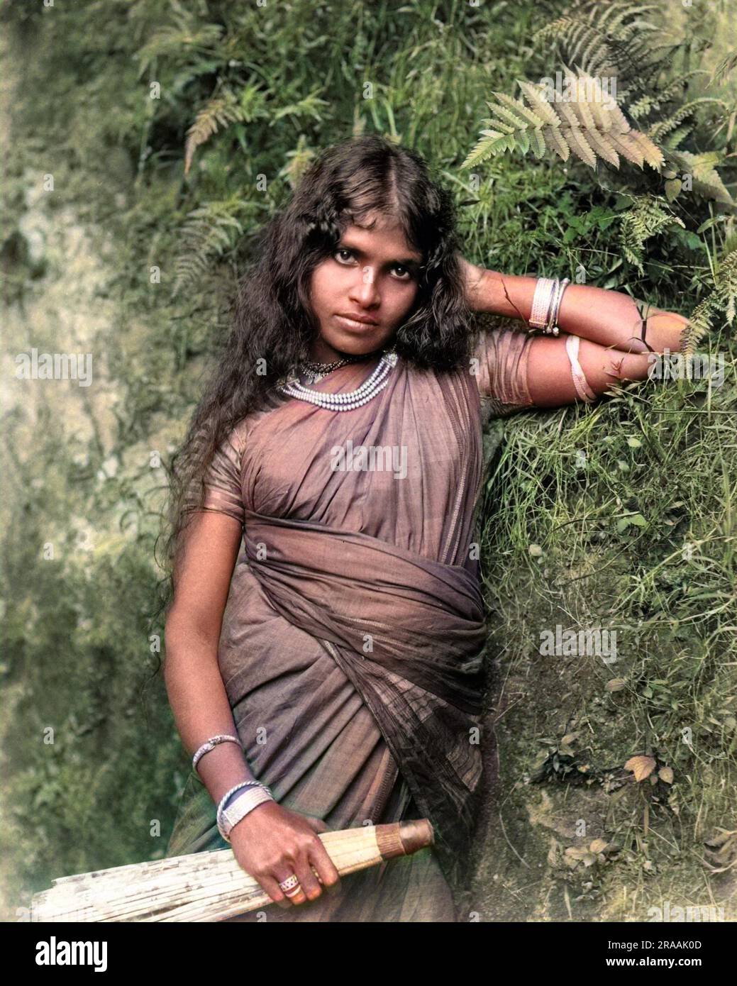 Young woman ceylon sri lanka hi-res stock photography and images - Alamy