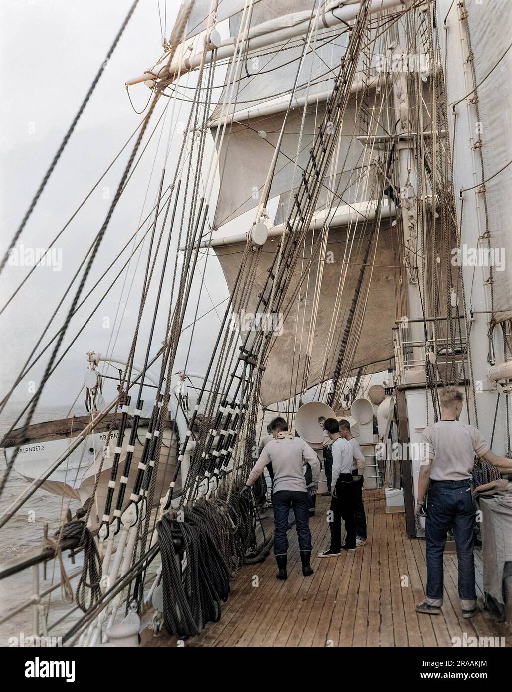 Deck sailing ship hi-res stock photography and images - Alamy
