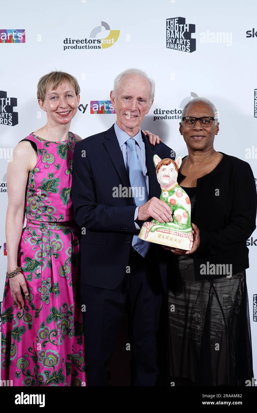Members of the Royal Ballet with the dance award at the South Bank Sky ...