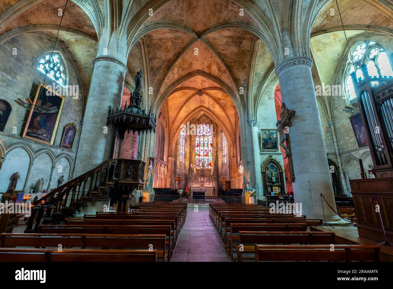 Inside Collegiate Church of Saint-Emilion. The Saint-Emilion, village ...