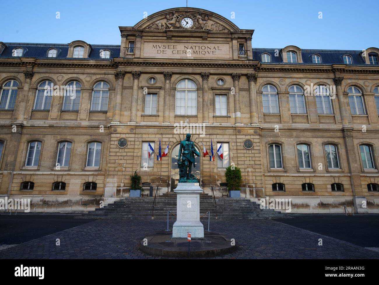 Sevres vase france hi-res stock photography and images - Alamy