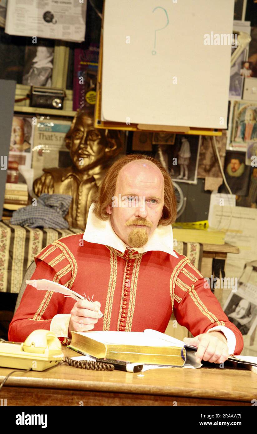 Colin Hurley (William Shakespeare) in I AM SHAKESPEARE conceived and ...
