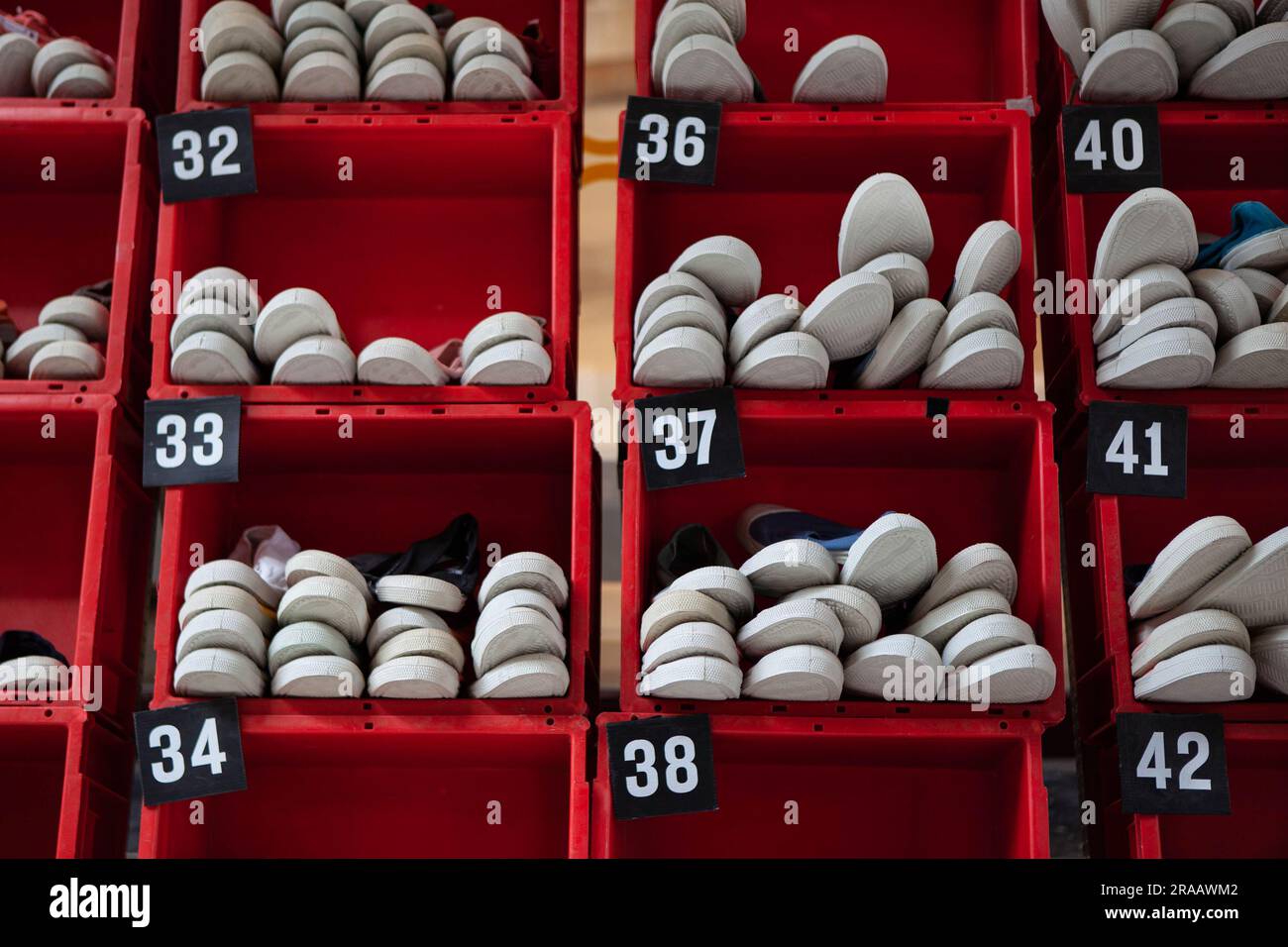 Corresponding sizes hi-res stock photography and images - Alamy