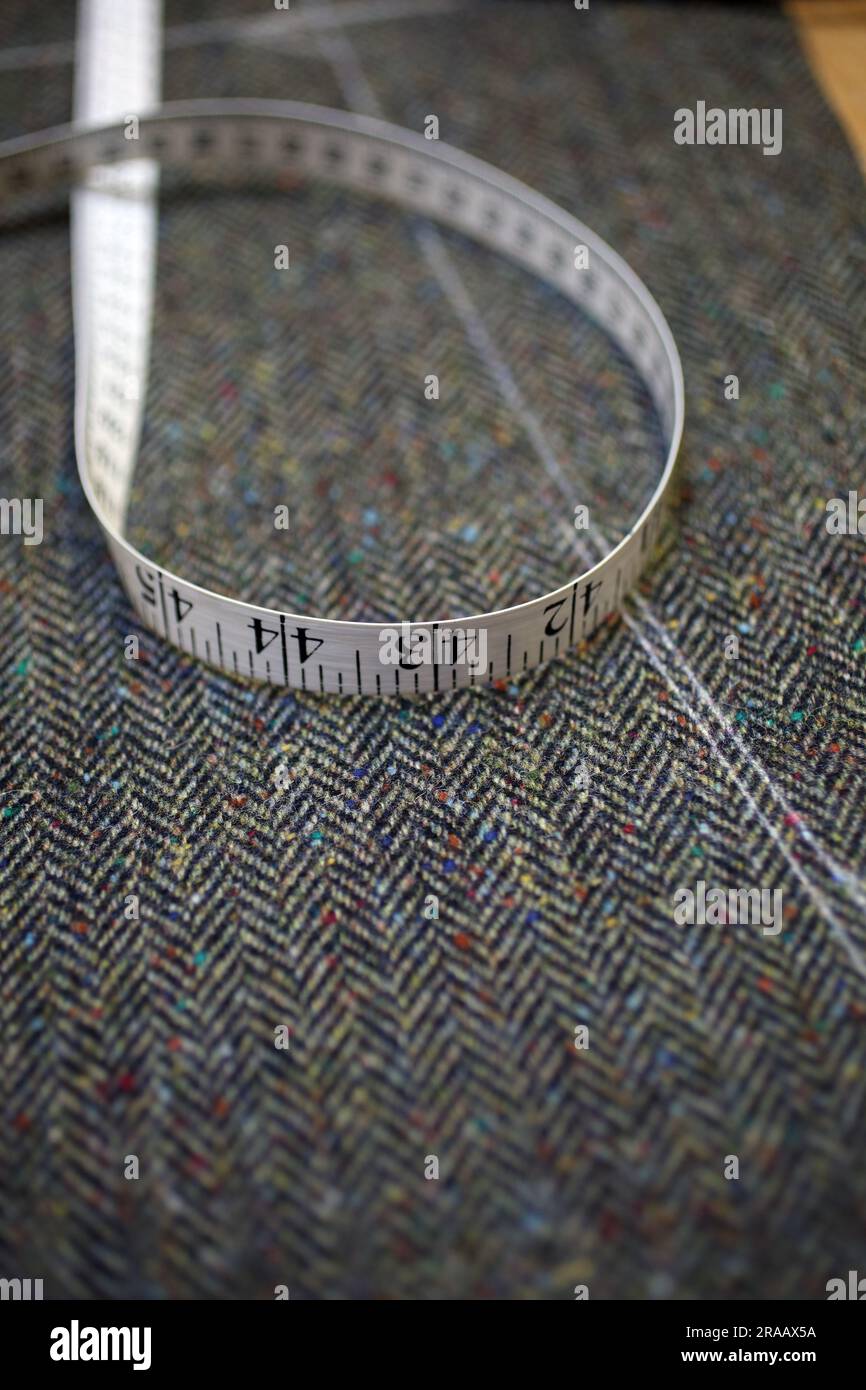 Scissors measuring tape pattern hi-res stock photography and images - Alamy