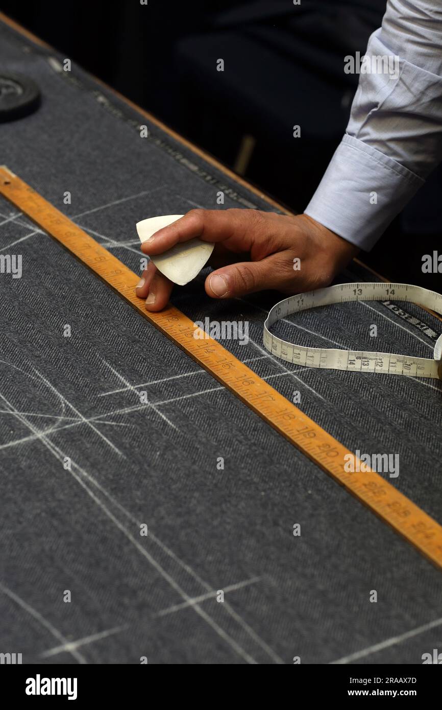 Tailor cutting lines hi-res stock photography and images - Alamy