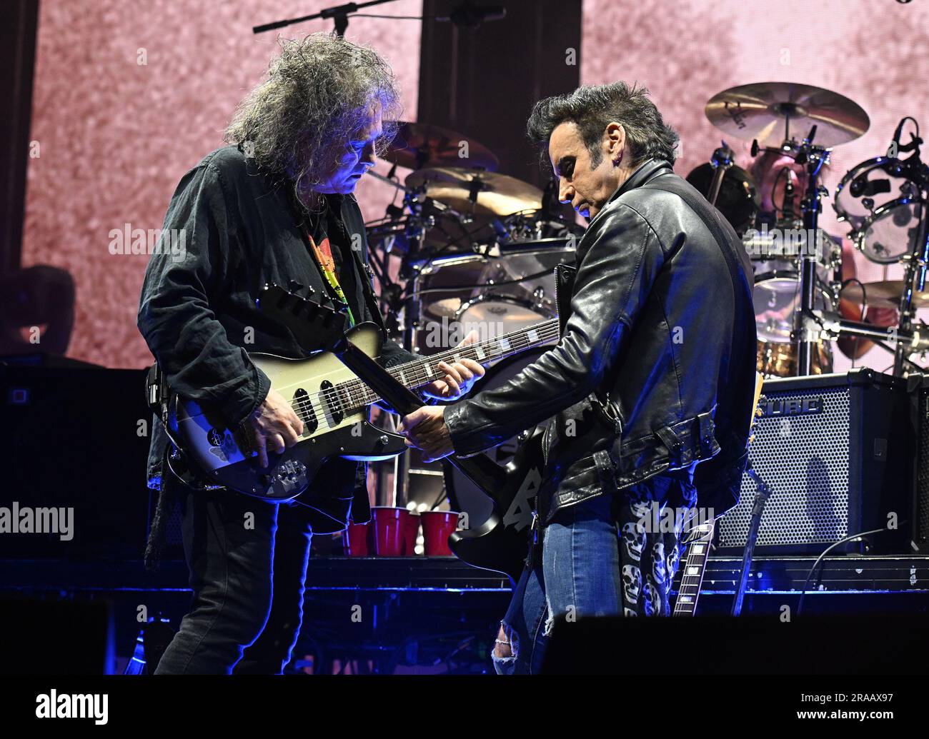 Shows of a lost world tour hi-res stock photography and images - Alamy