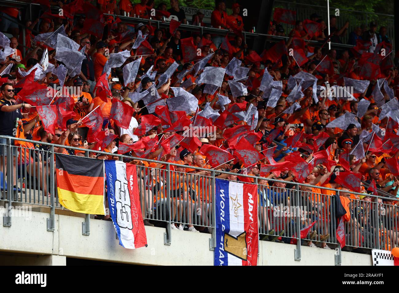 Circuit atmosphere - fans in the grandstand. Formula 1 World ...