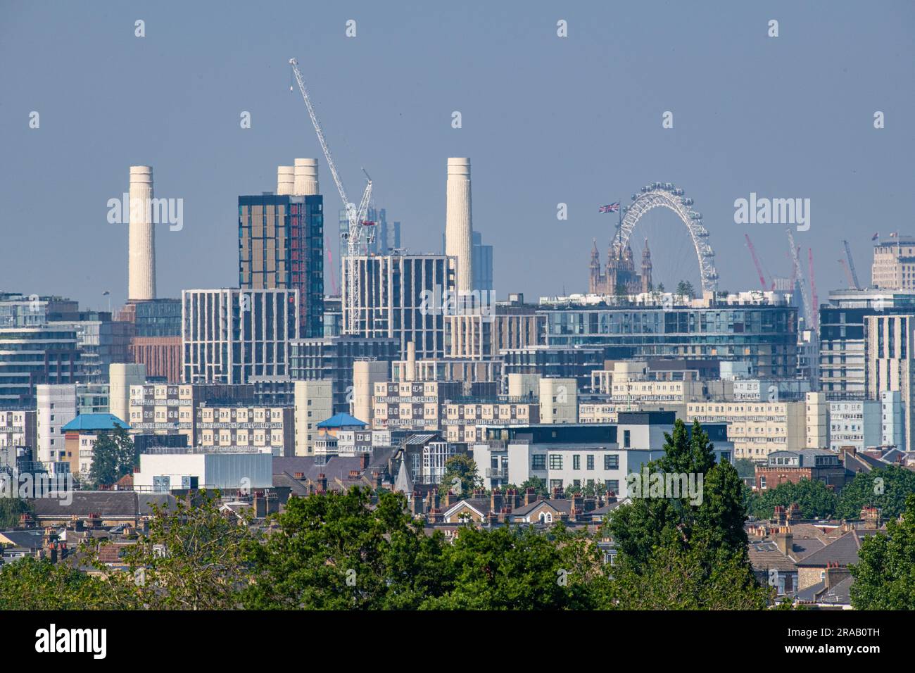An unusual view from Wandsworth Common of London landmarks -London Eye ...