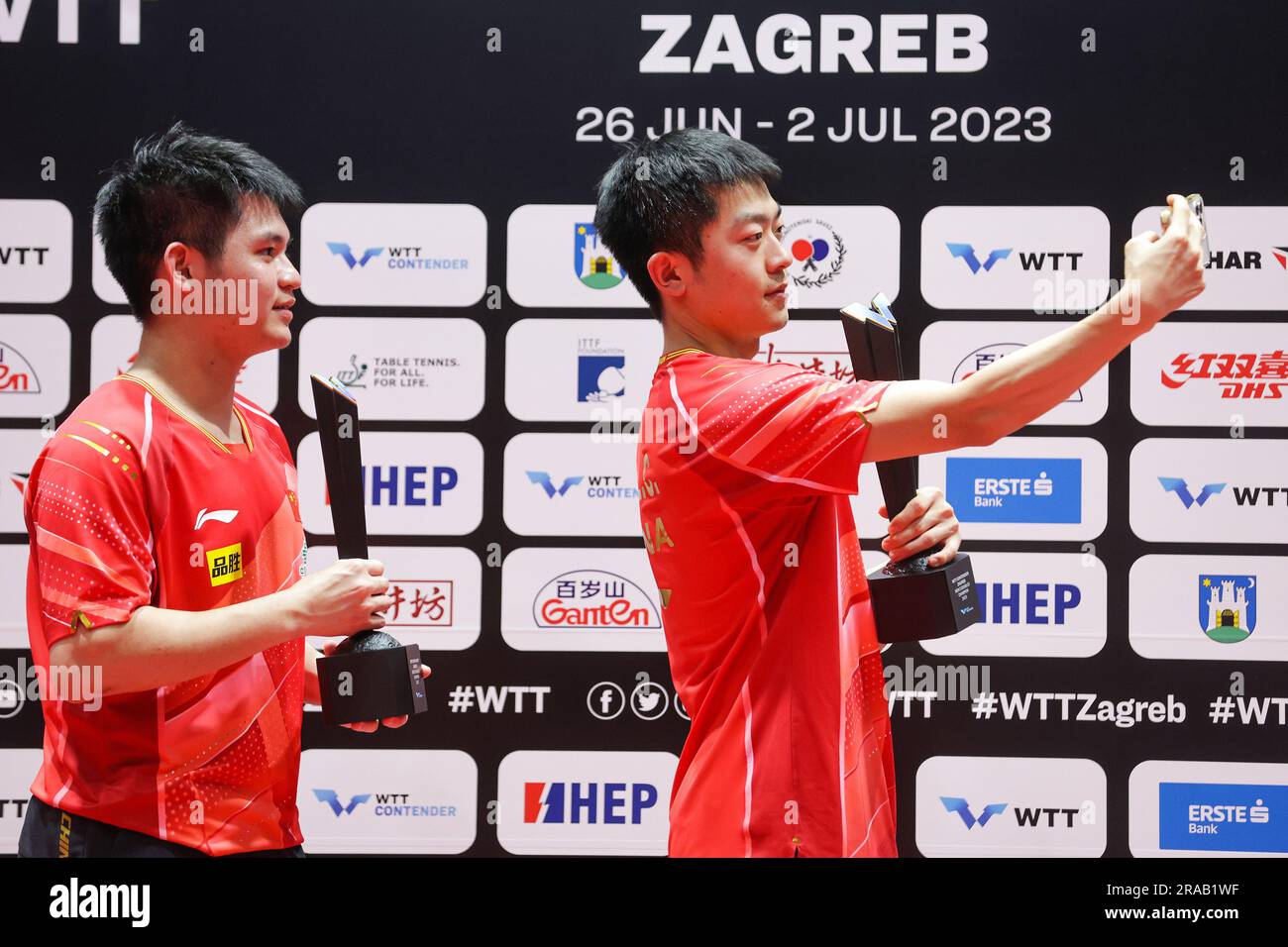 The doubles winners trophy hi-res stock photography and images - Alamy