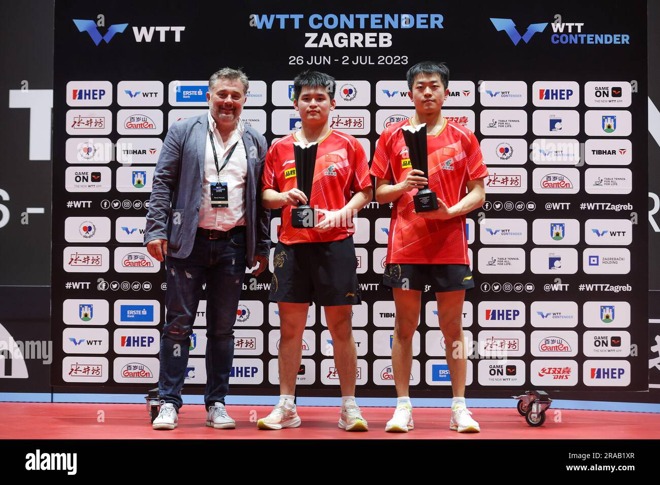 The doubles winners trophy hi-res stock photography and images - Alamy