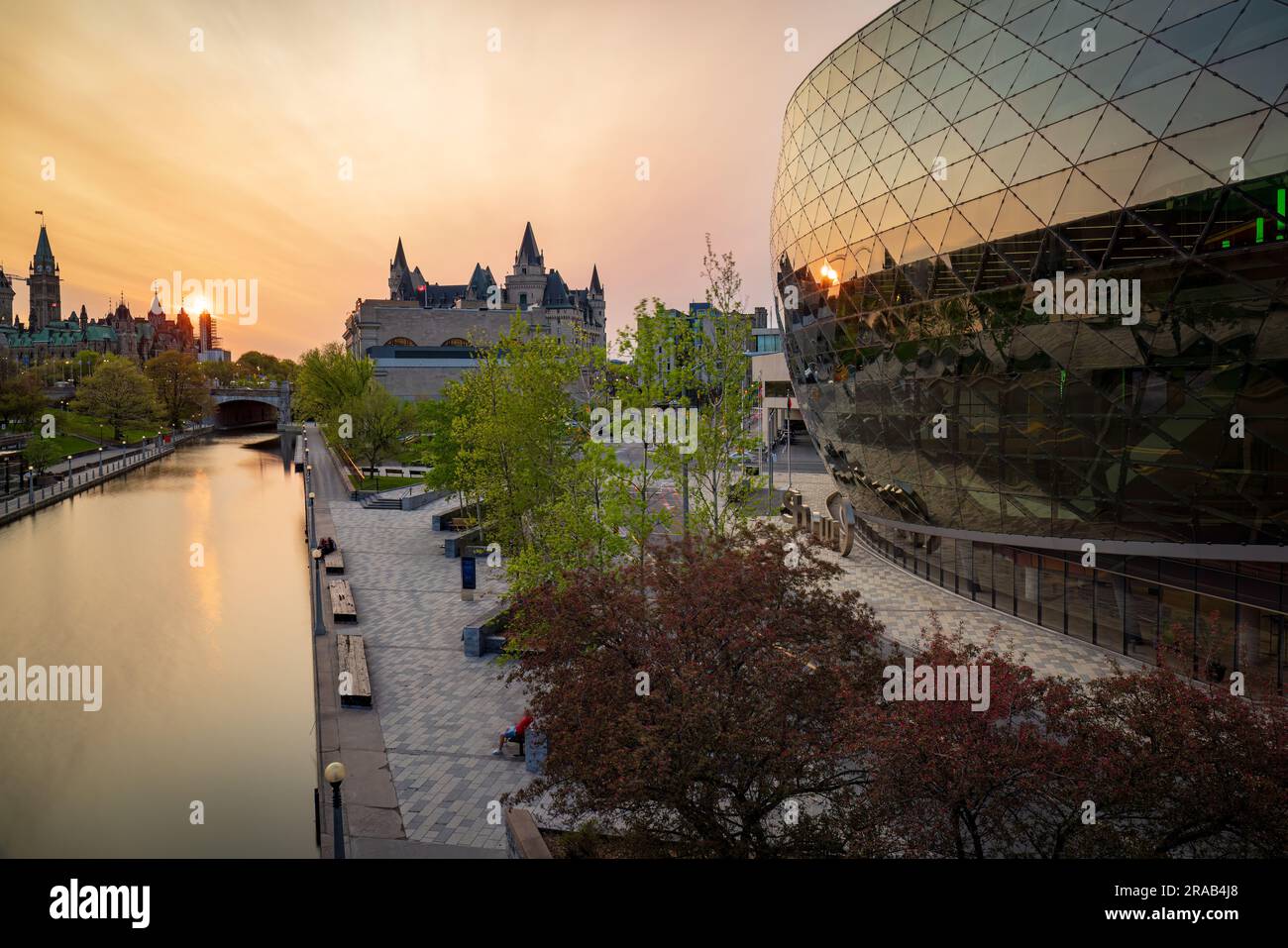 Ottawa, Ontario, the centre of the City of Ottawa along the Rideau ...