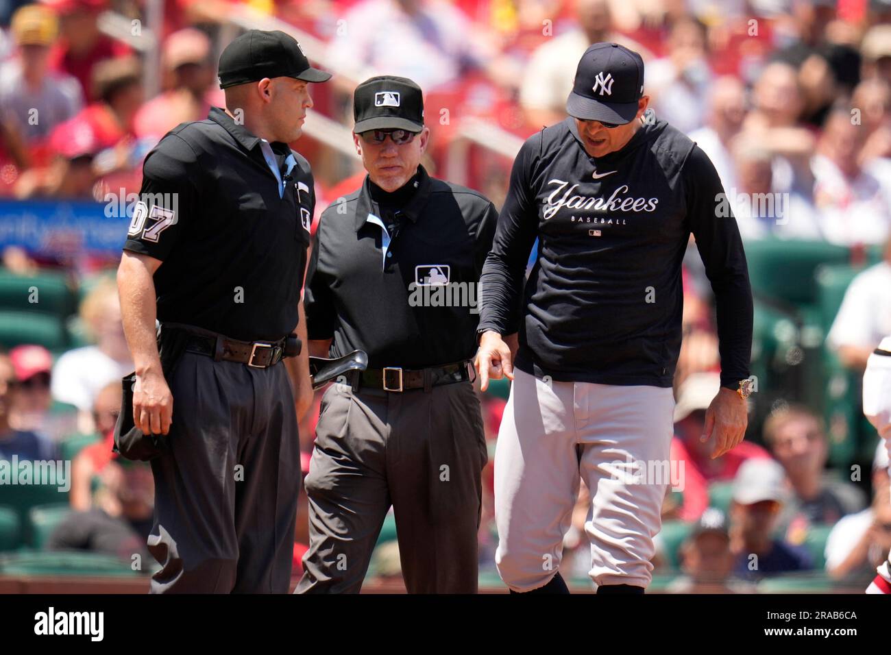 New York Yankees manager Aaron Boone, right, yells after being ejected by home plate umpire Dan ...
