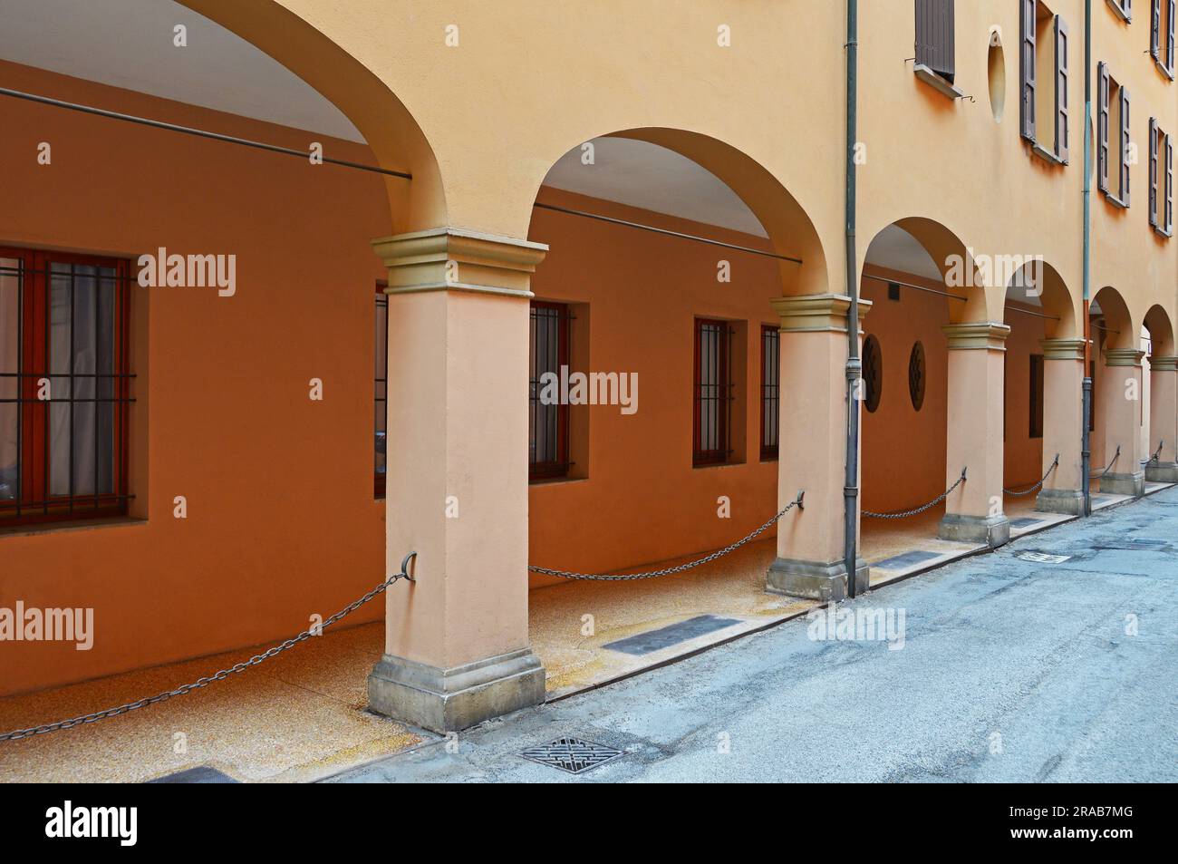 Terracotta gutter hi-res stock photography and images - Alamy