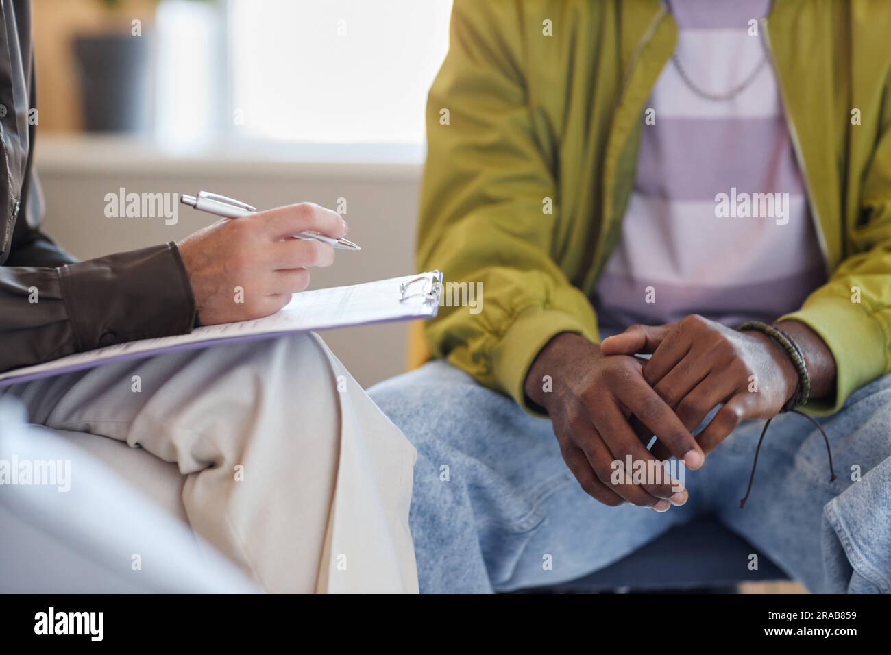 Therapist and patient psychoanalysis hi-res stock photography and ...