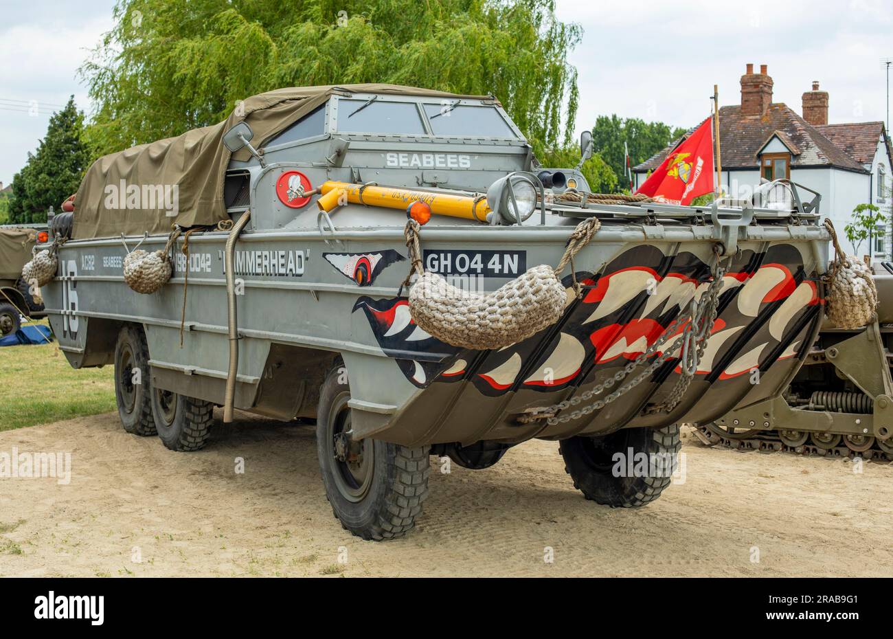 Ww2 amphibious vehicle hi-res stock photography and images - Alamy