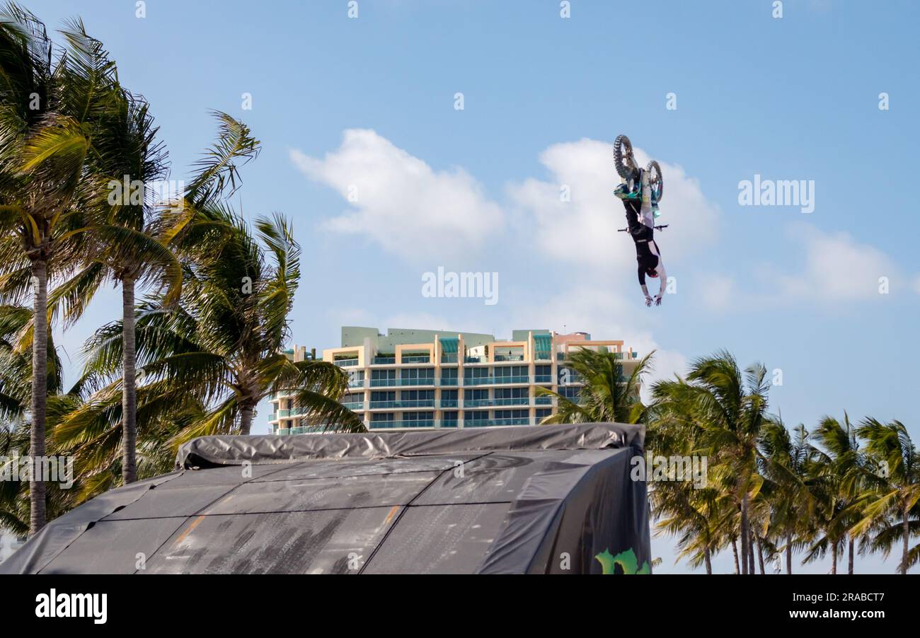 Dirt bike show hi-res stock photography and images - Alamy