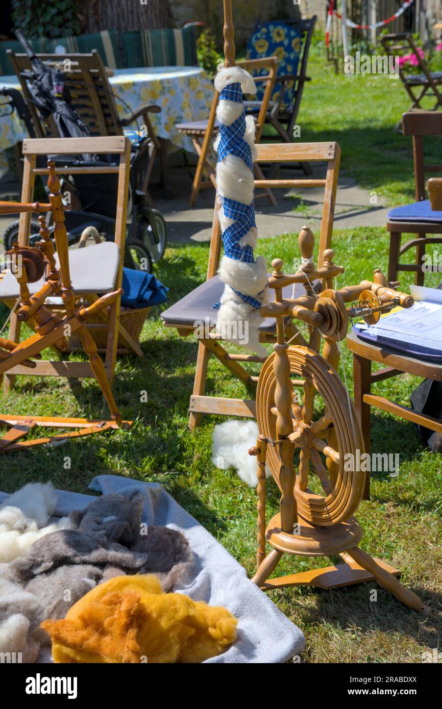 Spinning wool traditional ancient hi-res stock photography and images ...
