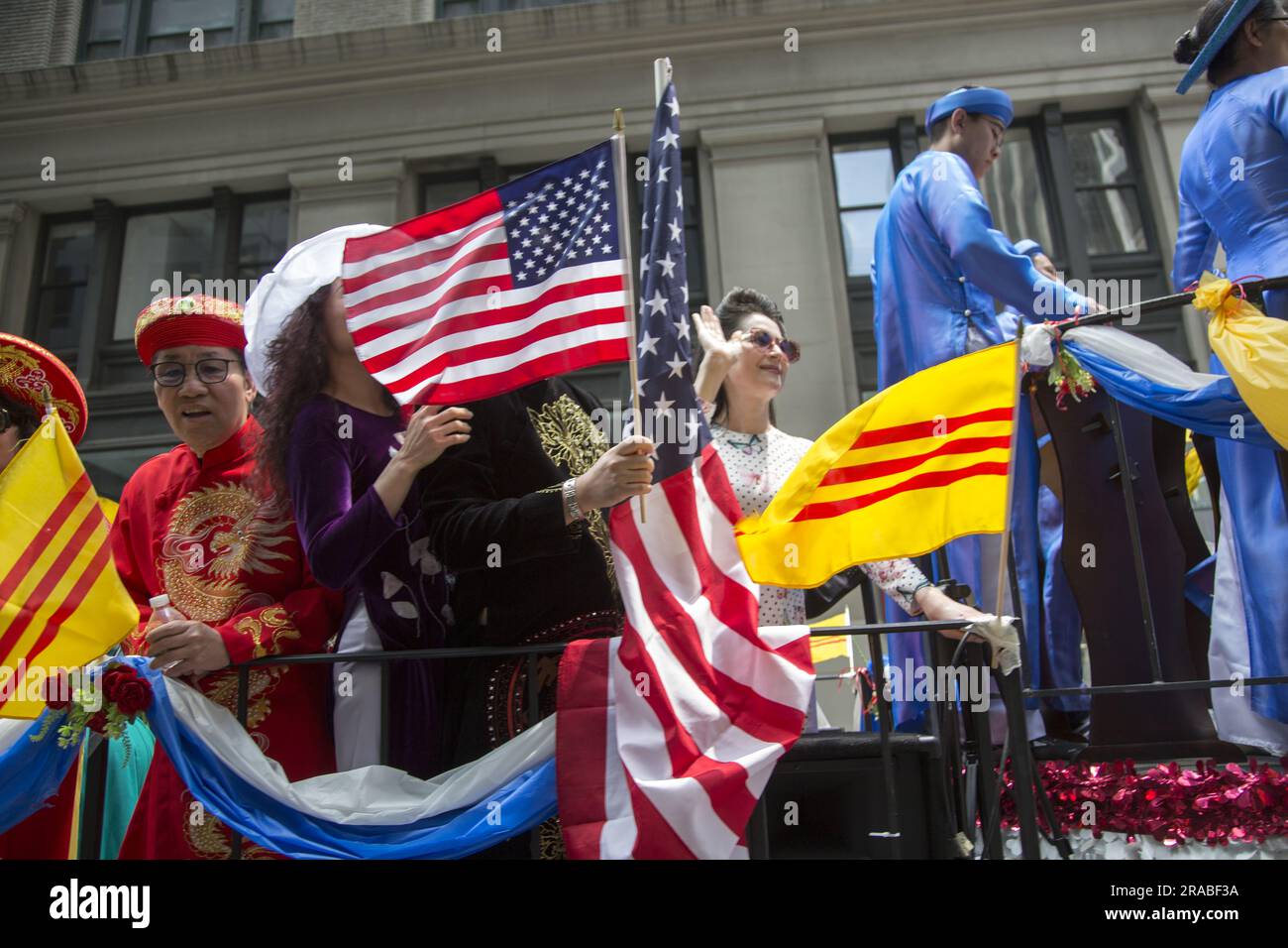 Members of the Vietnamese American Community participate in the ...