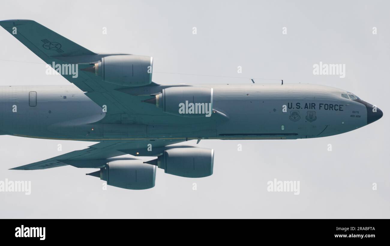 Boom refueling hi-res stock photography and images - Alamy