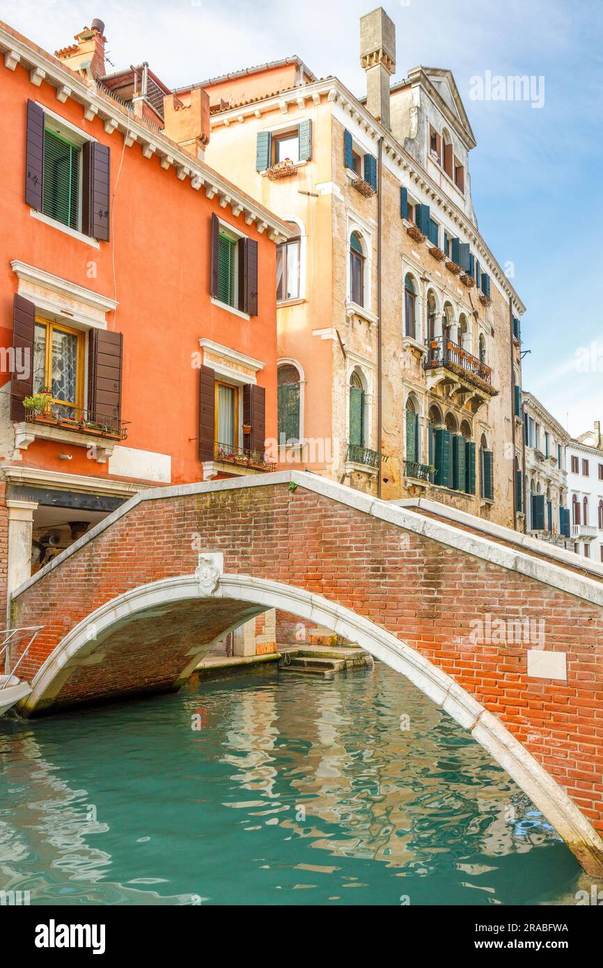 Bridge over water channel in venice hi-res stock photography and images ...